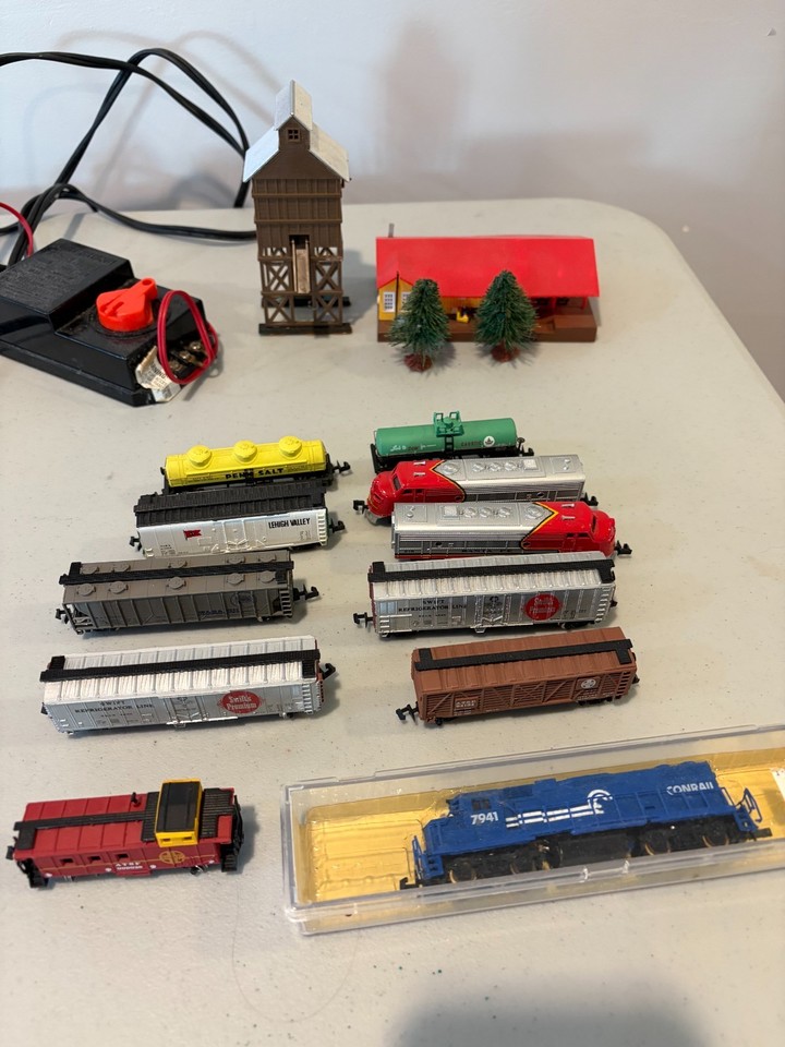 Bachmann Highballers Santa FE N Scale Train Set 24003 w/ Likelike ...