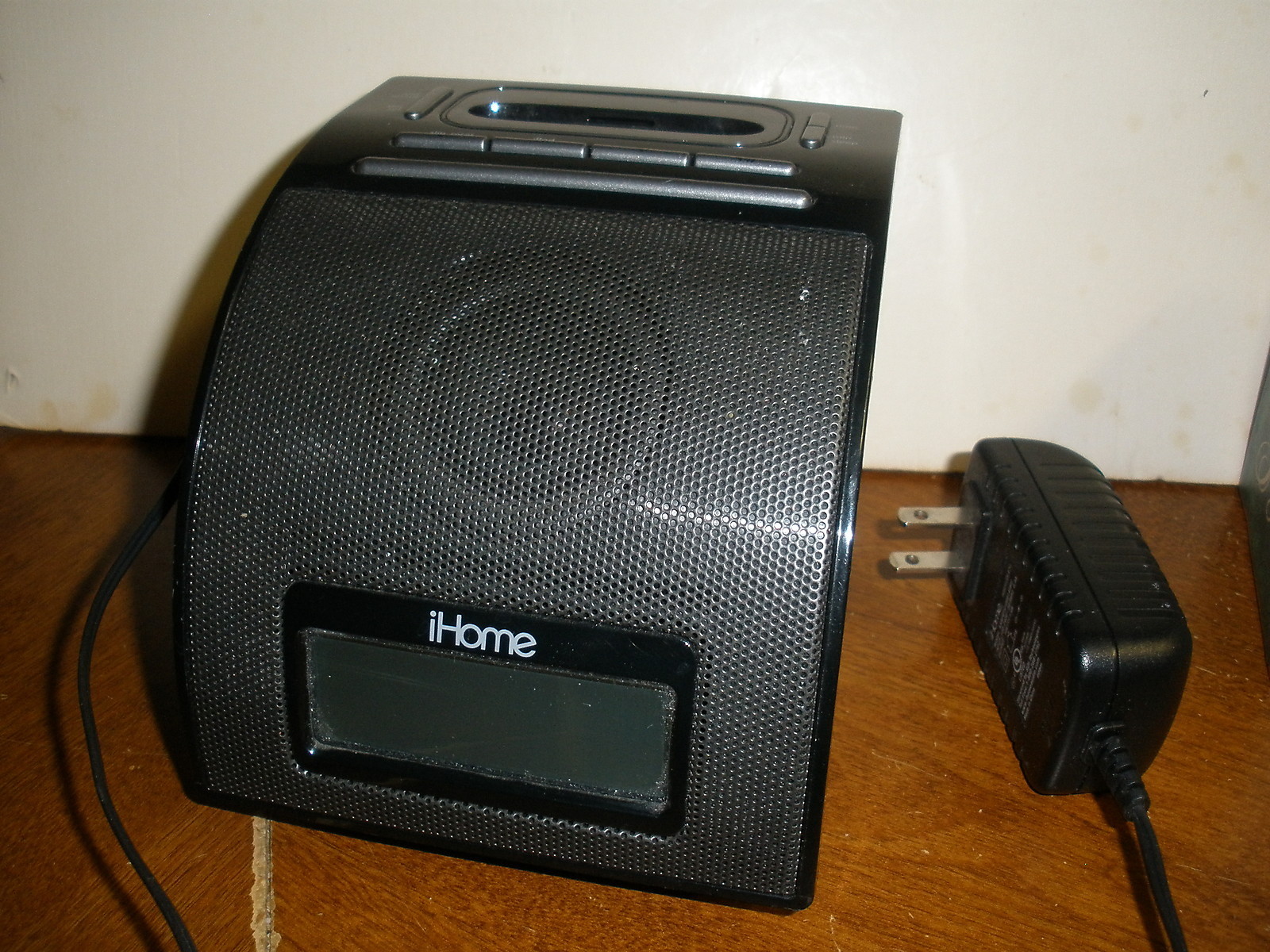 iHome iH11 / IH11BVC 30-Pin iPod Alarm Clock Speaker Dock ( Black ...