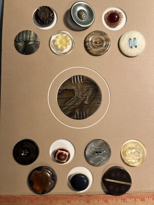 15 vintage lucite and Celluloid buttons Mixed Lot Show Condition&comp ...