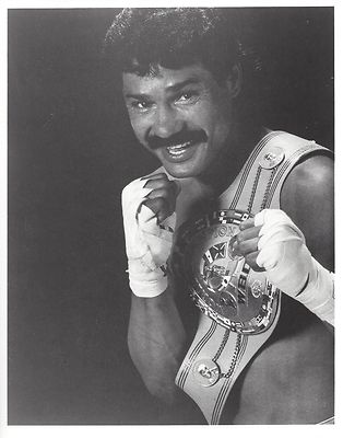 ALEXIS ARGUELLO 8X10 PHOTO BOXING PICTURE | eBay