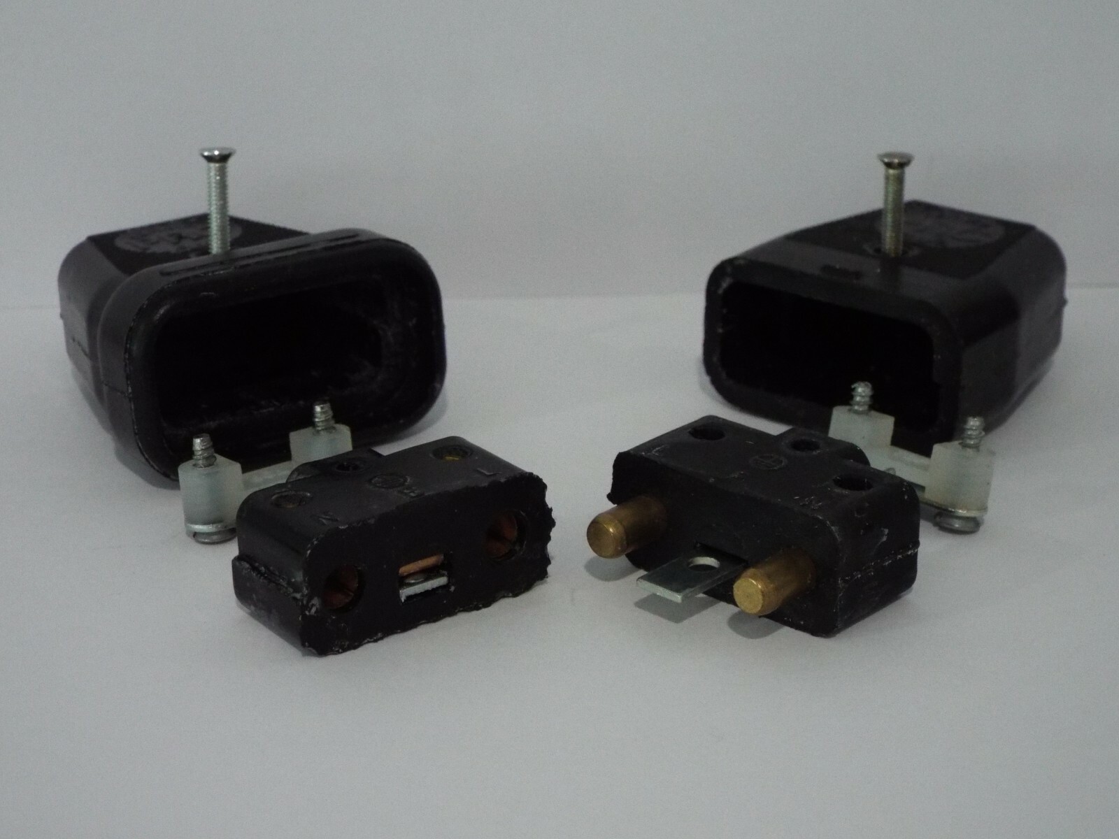 Perma Plug 10A 3 Pin In-Line Rubber Connector, Black PRC BLK2499 Plug ...