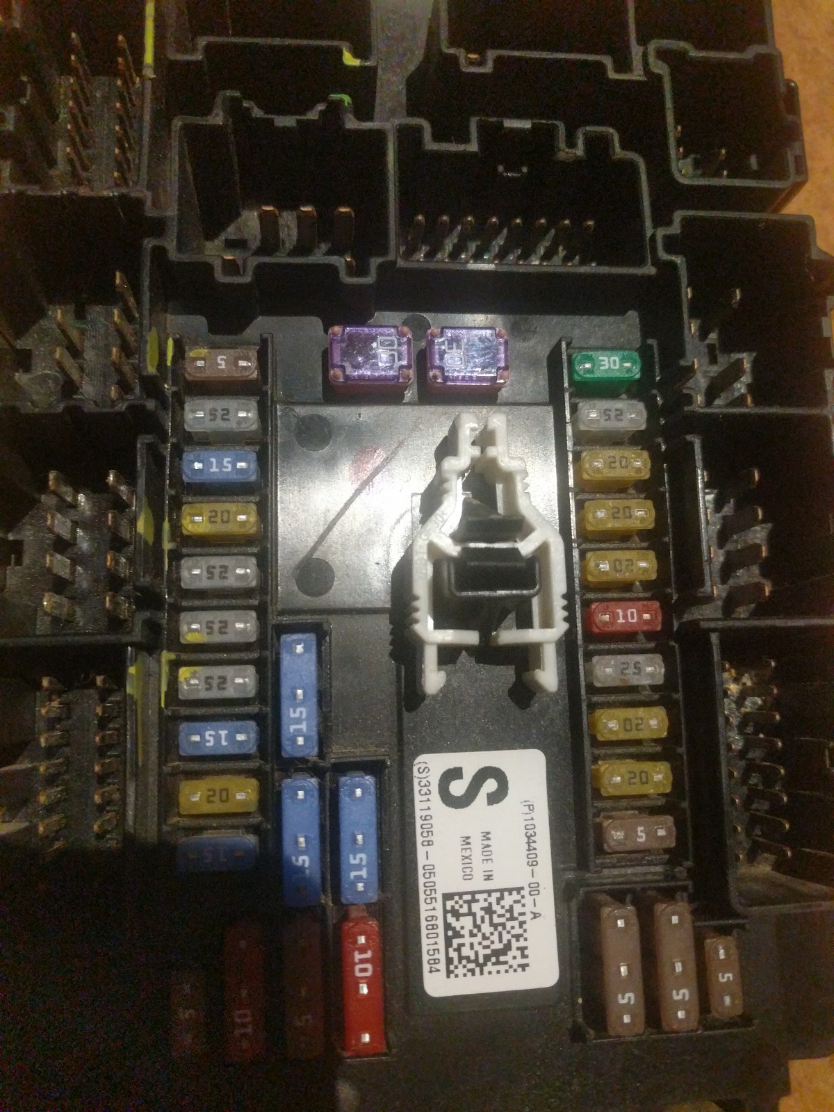 2016 - 2018 TESLA MODEL S DASH RELAY JUNCTION FUSE BOX CONTROL UNIT ...