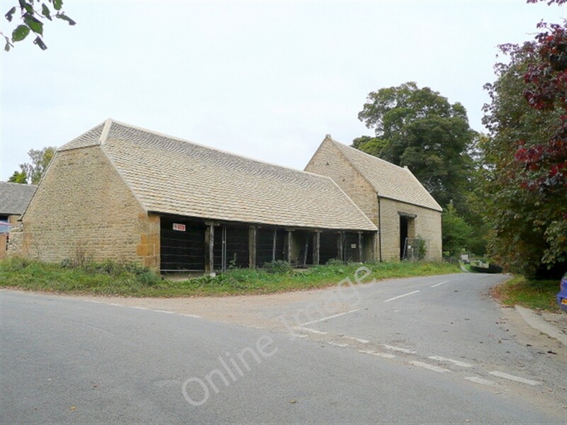 Photo 6x4 Refurbished barn at Donnington Donnington/SP1928 This looks ...