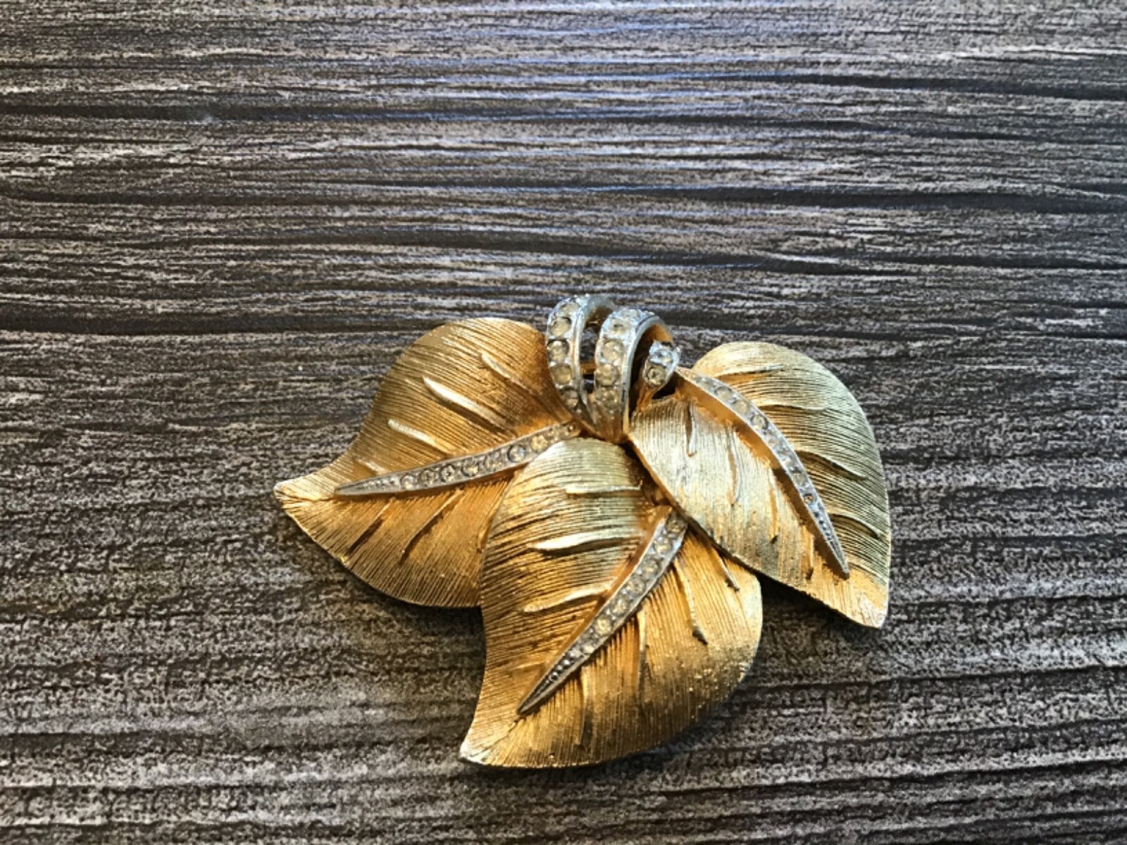 AUTHENTIC VINTAGE VENDOME 3 JEWELED LEAF PIN/BROOCH … - Gem