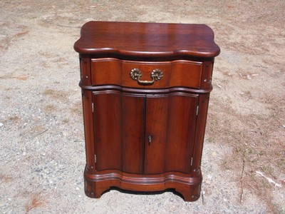 Vintage Georgetown Galleries Ritter Furniture Solid Mahogany Table ...