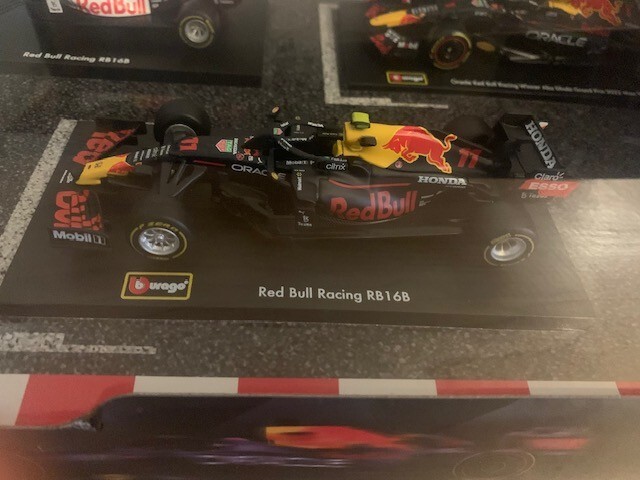 Burago Formula 1 Red Bull - Die Cast Racing Cars 1:43 (6-Pack Set ...