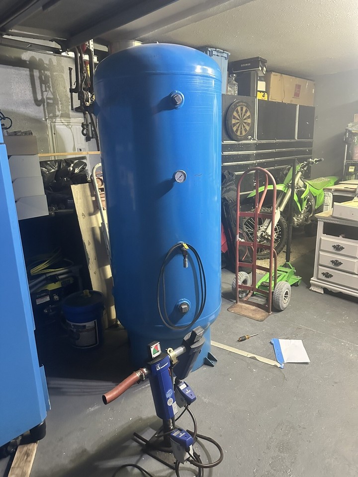 BOGE C 15 N BASE MOUNTED SCREW COMPRESSOR With Tank and Oil Regulators ...