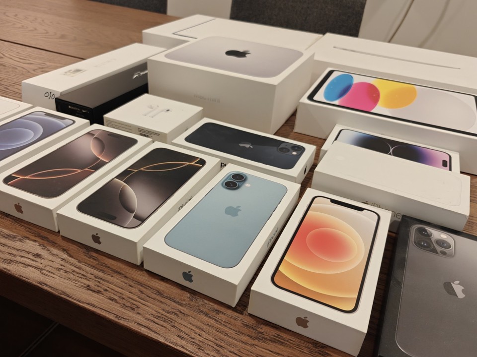 LOT of 17 Apple Boxes iPhone iPad MacBook Apple Watch Airpods Mac Mini ...