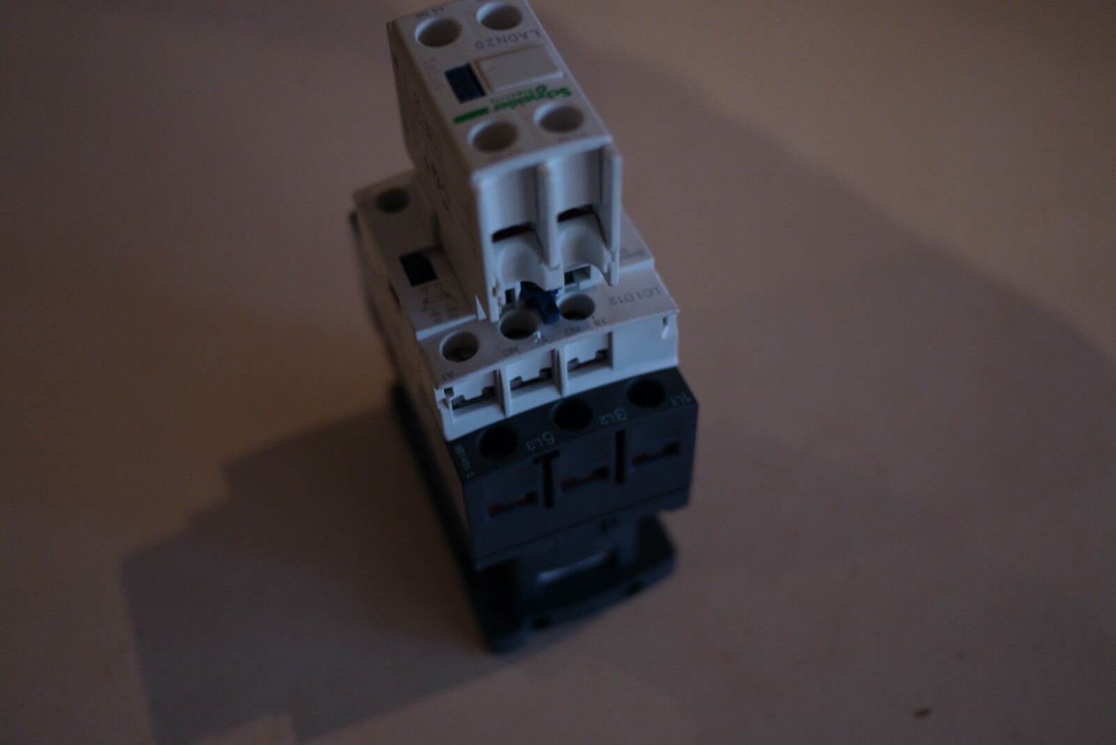 25 amp Schneider IEC/EN 60947-4-1 Magnetic Contactor 3 pole + EC/EN ...