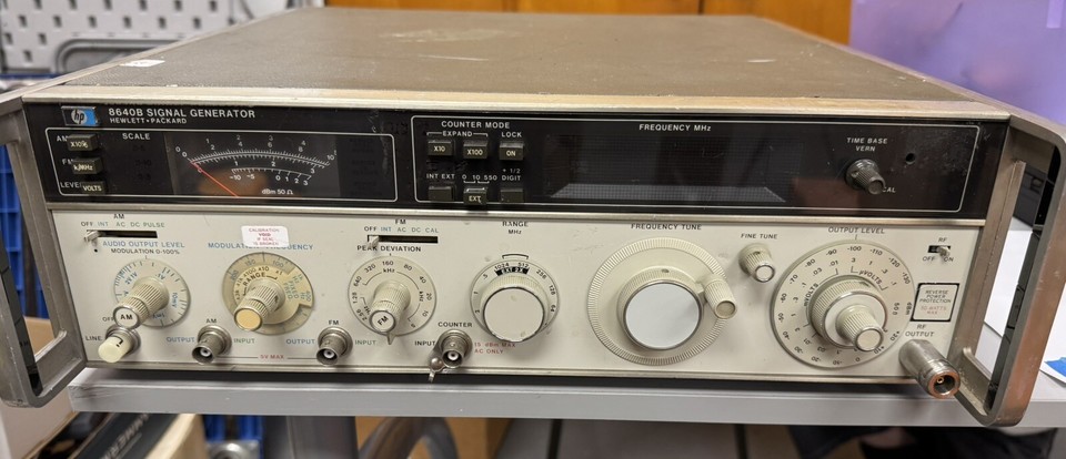 HP HEWLETT PACKARD 8640B SIGNAL GENERATOR WORKING! LOCAL PICKUP ONLY ...