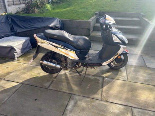 Sinnis Shuttle 125cc scooter moped commuter learner legal Lexmoto Titan ...