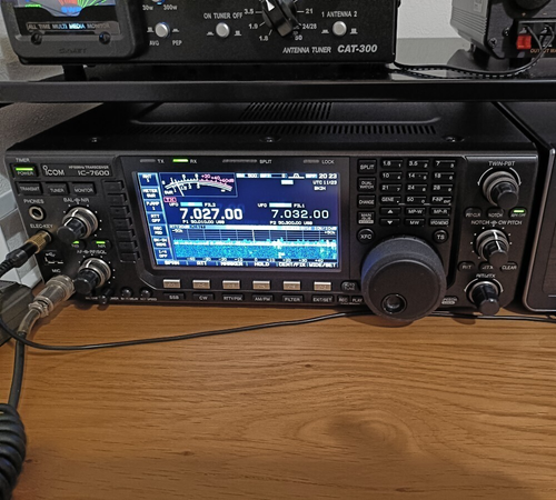 ICOM IC-7600 HF All Band / 50MHz 100W Ham Radio Transceivers Used ...