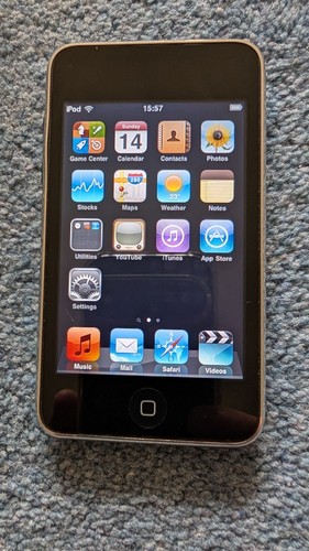 Apple iPod Touch 2nd Generation A1288 8GB with docking station | eBay UK