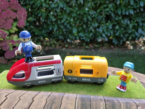 Brio World Reisezug + Figuren Train Holzeisenbahn Lok + Waggon | eBay.de