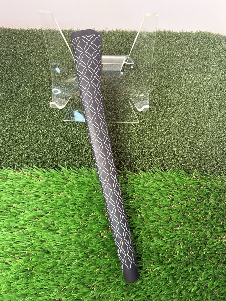 SCOTTY CAMERON- Textured Gray Pistolero Plus Grip Black Red | eBay