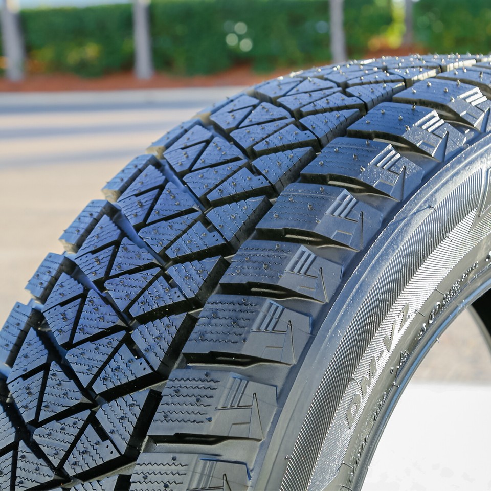 2 Tires Bridgestone Blizzak DM-V2 255/70R18 112S (Studless) Snow Winter ...
