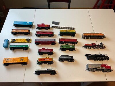 4 Miniature Model Train Engine Locomotive + 15 Train Cars - All Worth ...
