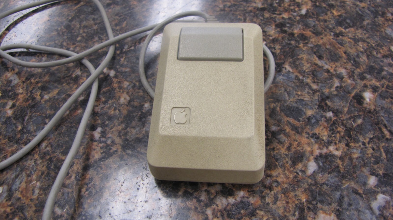 Vintage Apple M0100 Desktop Mouse IIe - CM37 | eBay