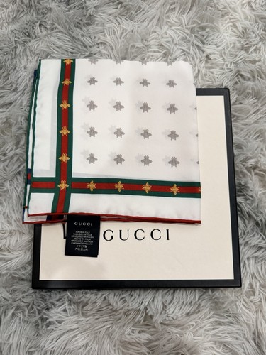 Authentic Gucci Men's Silk-Twill Bee Pattern Pocket Square | eBay
