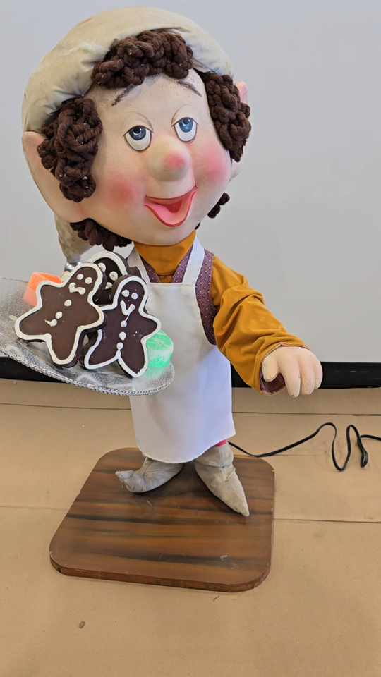 David Hamberger Vintage "Keebler" Christmas Baker Elf w/ cookies Store ...