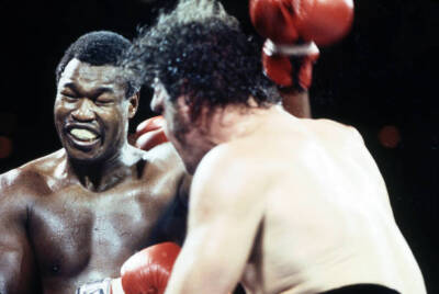 Larry Holmes Randall 'Tex' Cobb Boxing At The Houston Astrodome 1982 ...