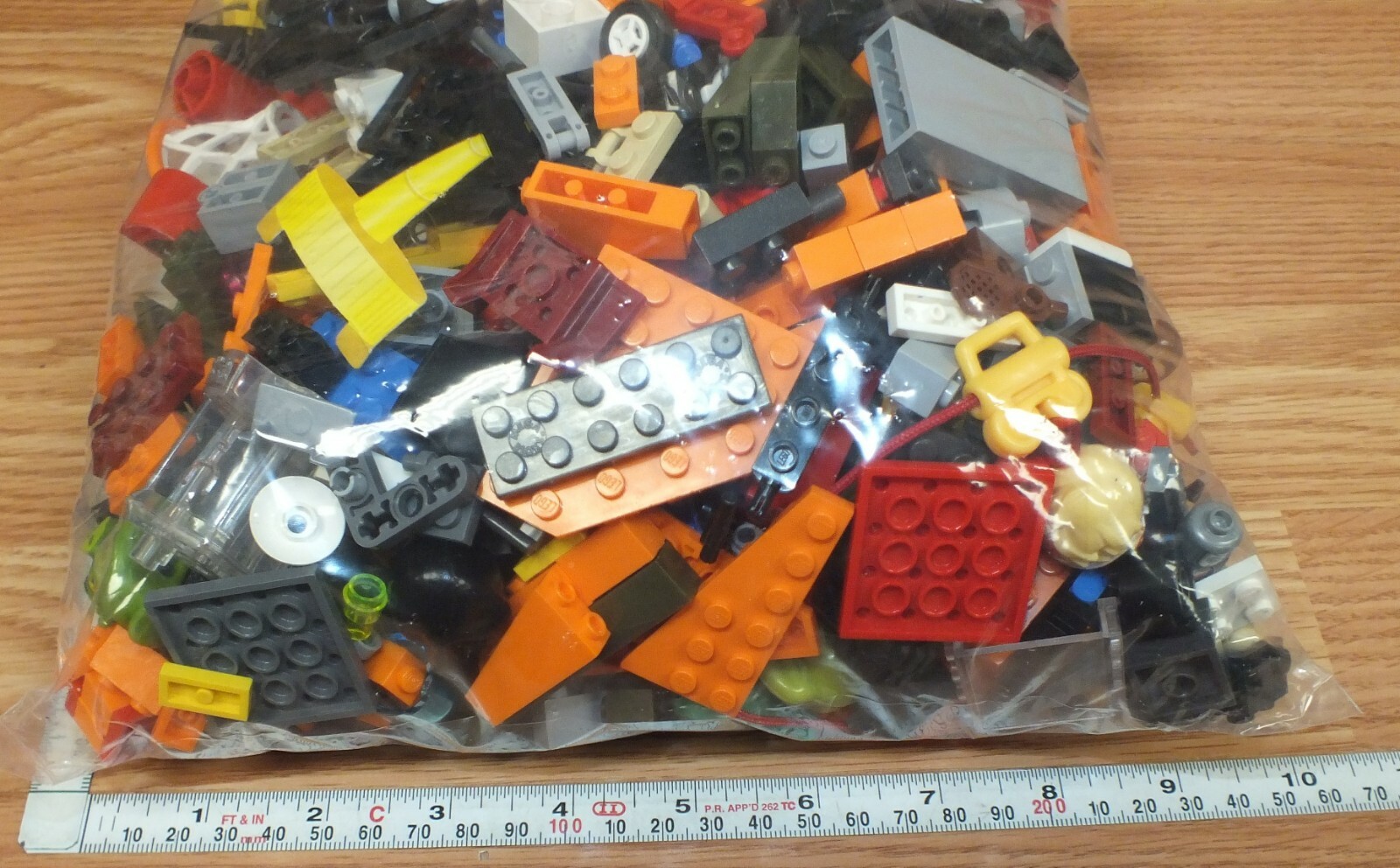 Random Mixed 2.5 Pound Bag of Legos Mini Figs & Other Random Small Toys ...