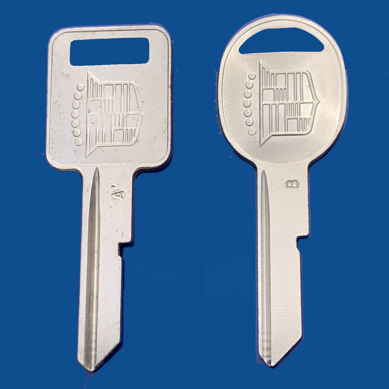 Cadillac Original NOS A&B Cadillac Badge Nickel Crest Key Set B48A ...
