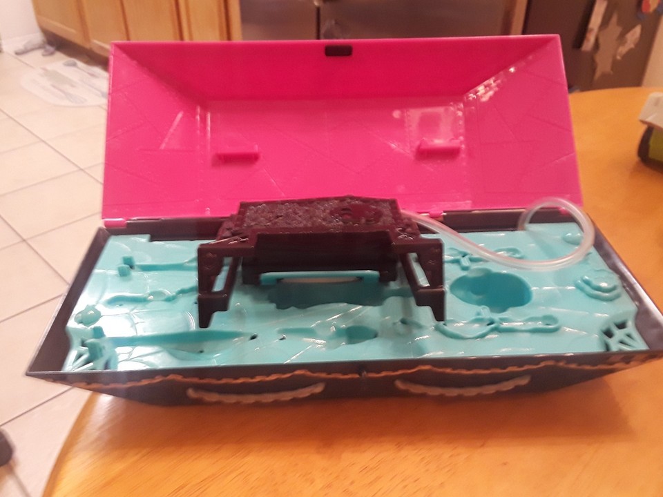 2011 Mattel Monster High - Monster Maker Coffin plus Purse | eBay