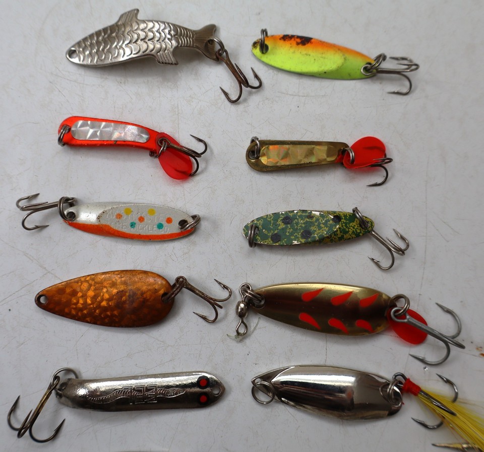 19 Older Small Spoon Lures: Kastmaster, Dardevle, Phoebe, Hus Lure ...