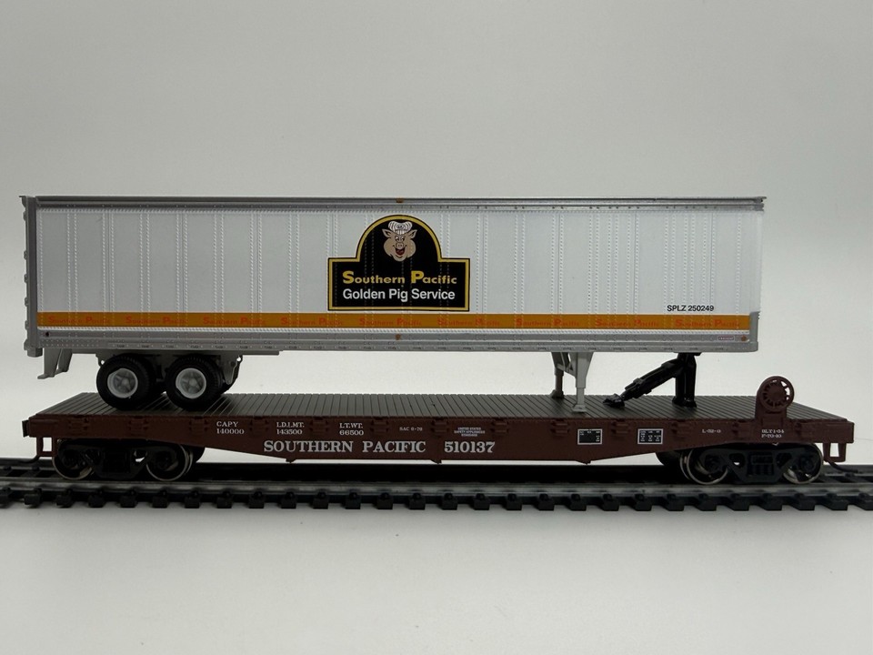 HO Athearn Southern Pacific 50’ Flat 45’ Trailer 510137 Golden Pig | eBay