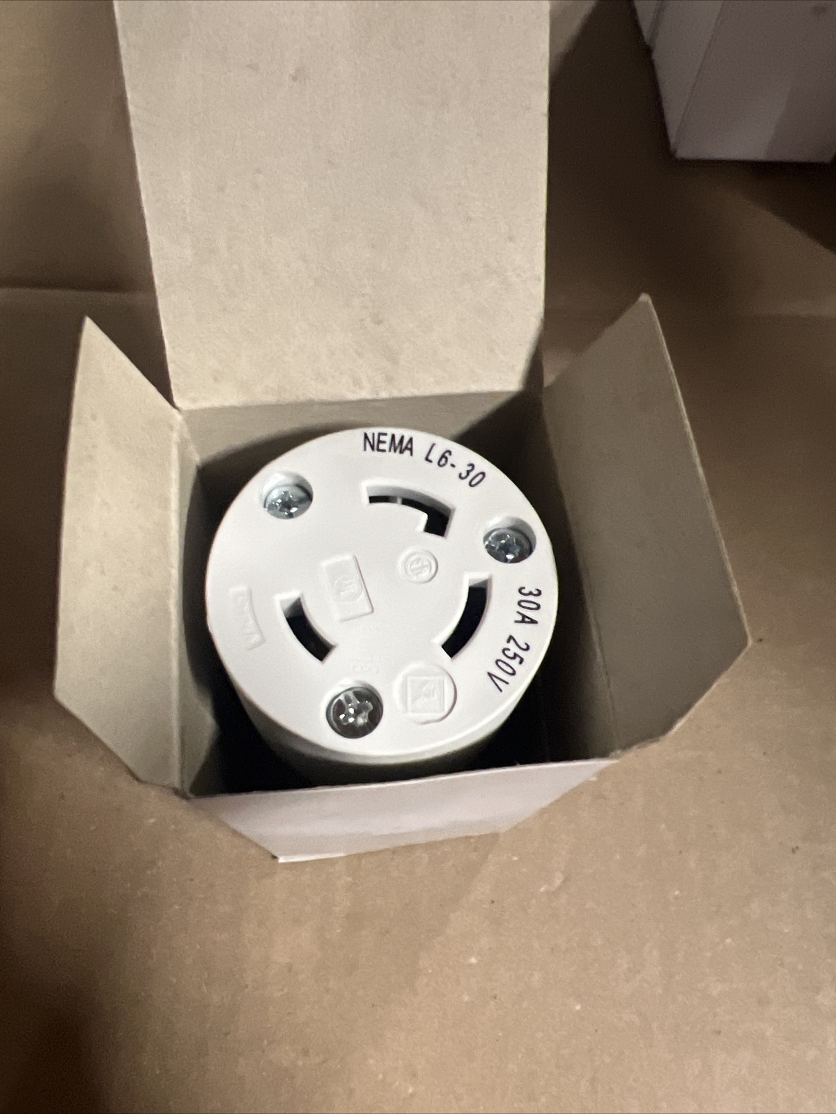 Hubbell L630C 30 Amp 250v NEMA Twist Lock 2 Pole 3 Wire Locking ...