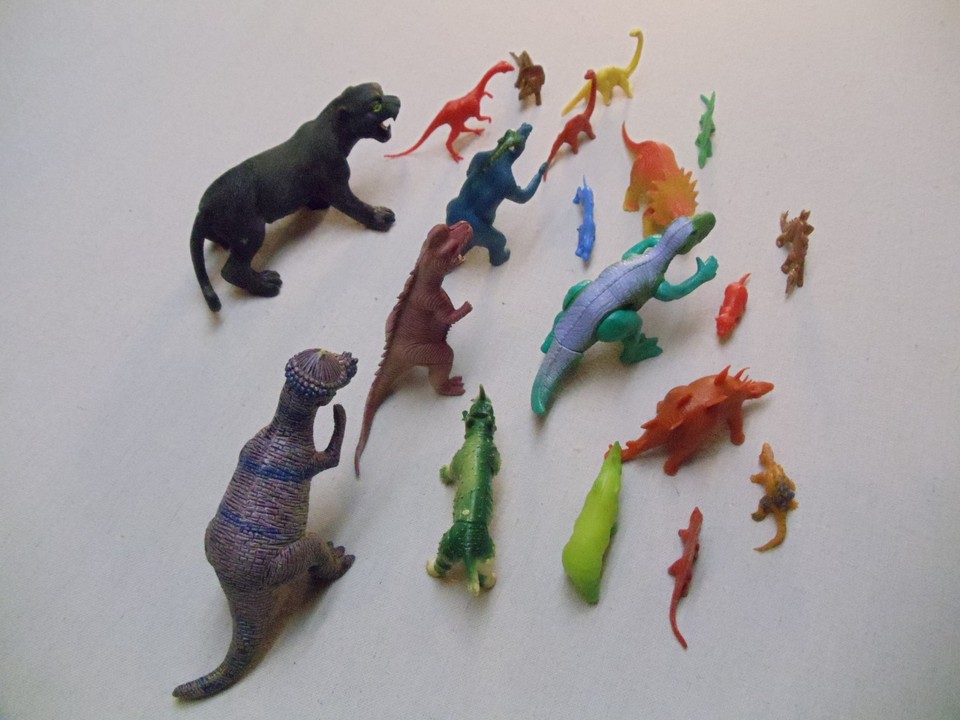 Large group of 18 Multi-Colored Dinosaurs Prehistoric Playset Various ...