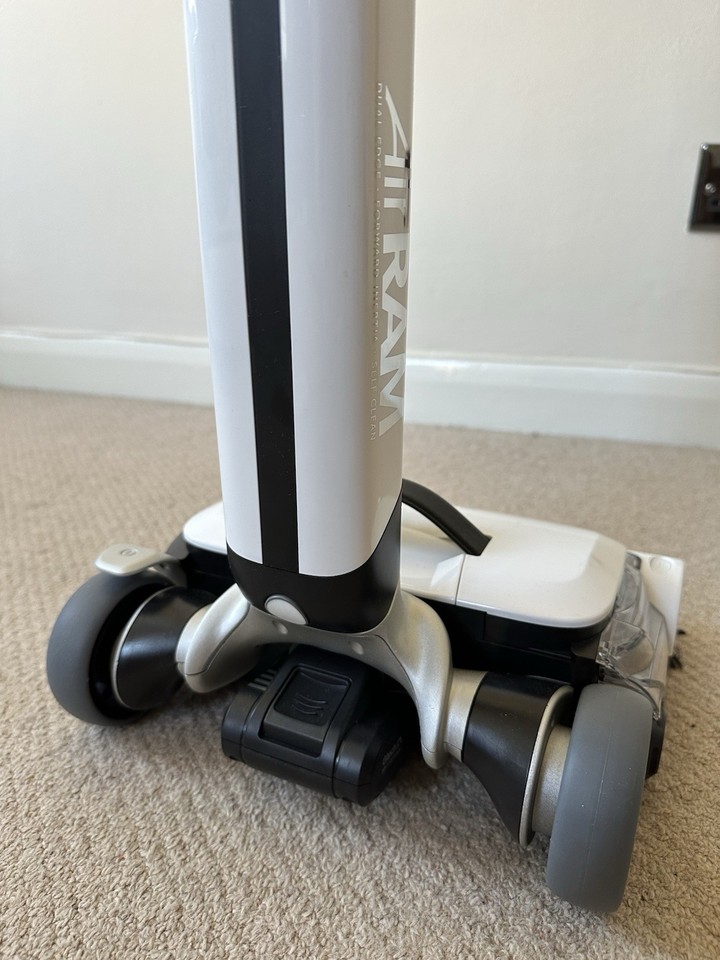 Gtech AirRAM 3 Dual Edge Upright Cordless Vacuum Cleaner 20V AR51 ...