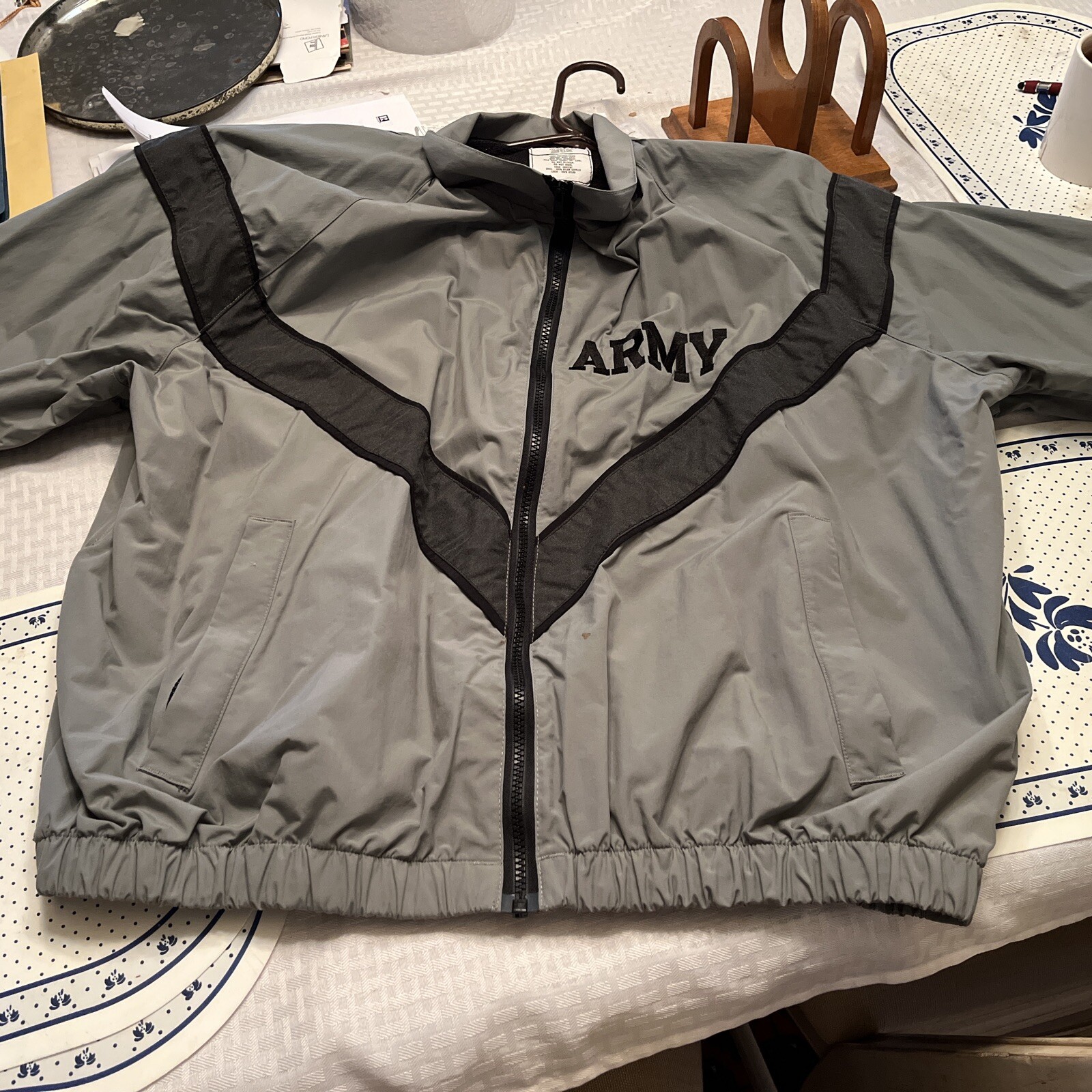 US Army Men's PT Physical Fitness Jacket Medium Nylon Reflective Vented ...