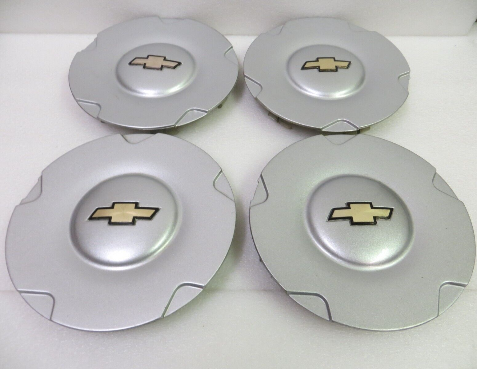 CHEVY TRAILBLAZER 02-03 TRAILBLAZER EXT 02-03 SILVER CENTER CAPS - SET ...