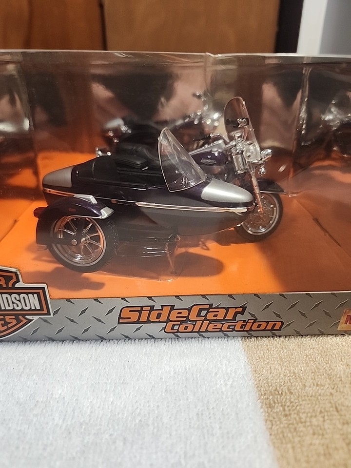 Maisto Harley Davidson Sidecar Collection 1:18 FLHRCI Road King Classic ...