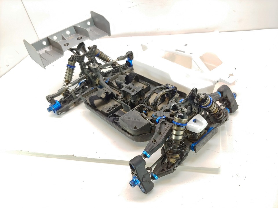 Team Associated RC8B4e Team 1/8 4WD Electric Buggy ASC80946 Roller ...