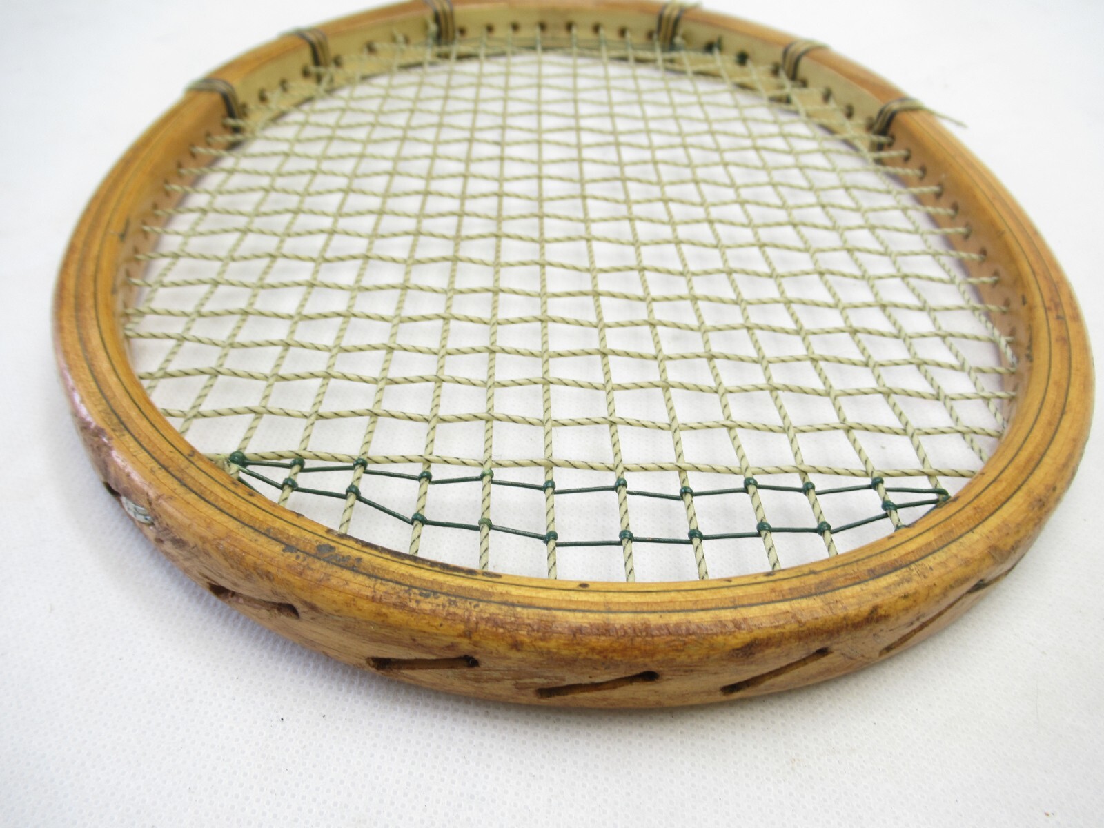 VINTAGE HARRY C. LEE CO. "THE BAT" WOODEN TENNIS RACQUET. ANTIQUE ...