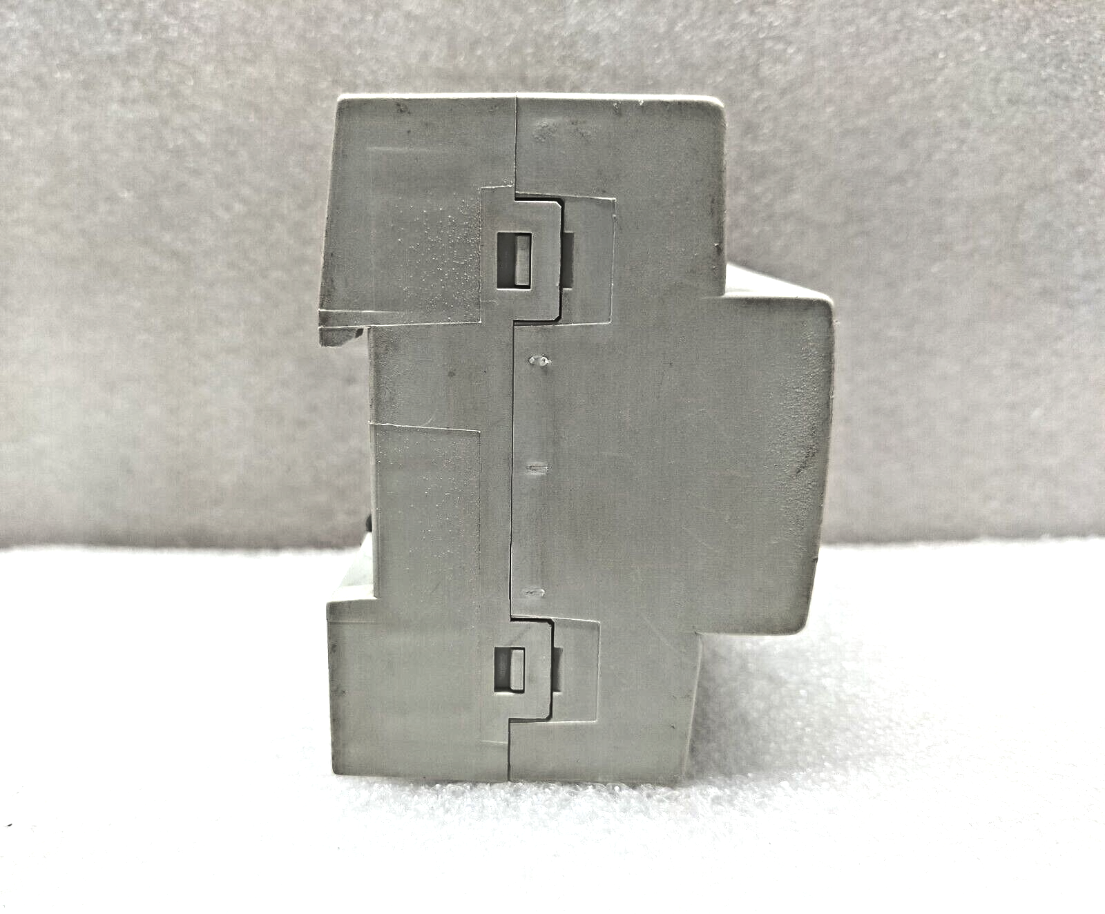 ABB i-bus EIB UD/S 2.300.1 UNIVERSAL DIM ACTUATOR 230V | eBay