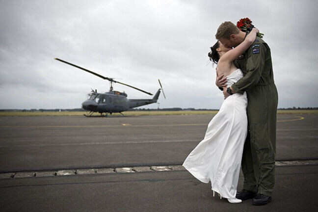 UH-1N Iroquois VIETNAM WAR HAT PATCH HUEY GUNSHIP US MILITARY PIN UP ...