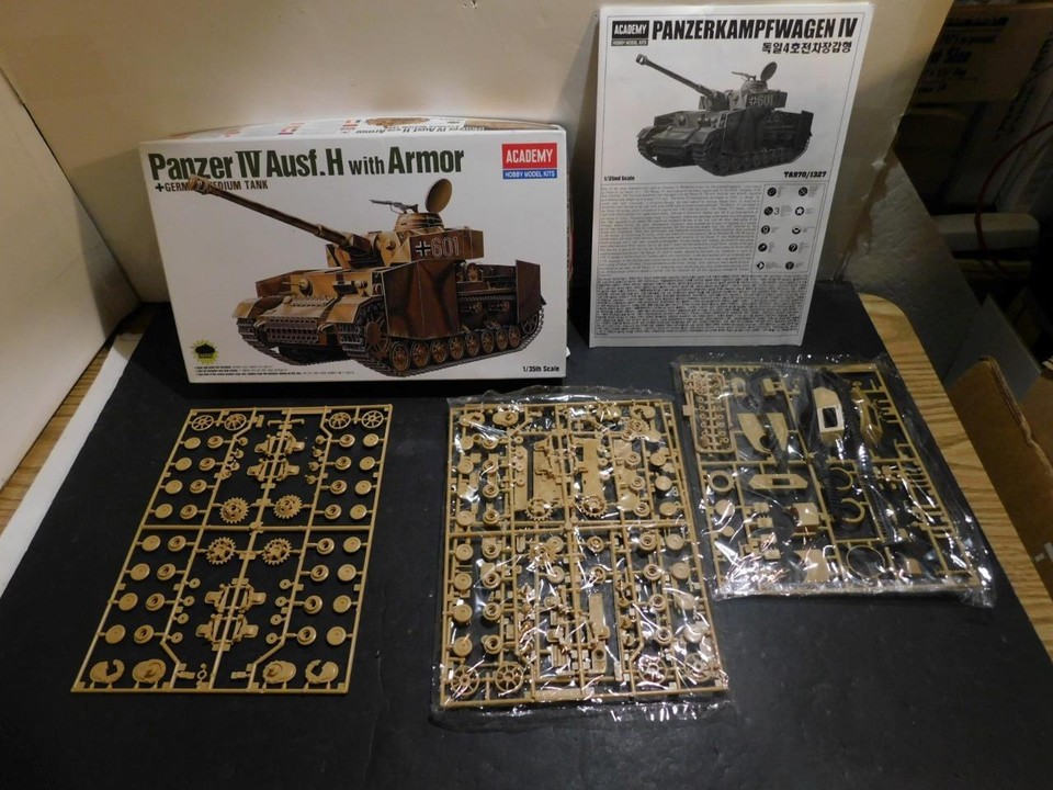 Academy Model Rectifier Corp1:35 #1327-TA970-15000 Panzer IV Ausf.H w ...