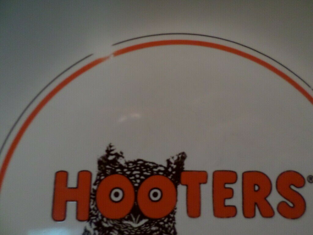 Hooters Restaurant Logo