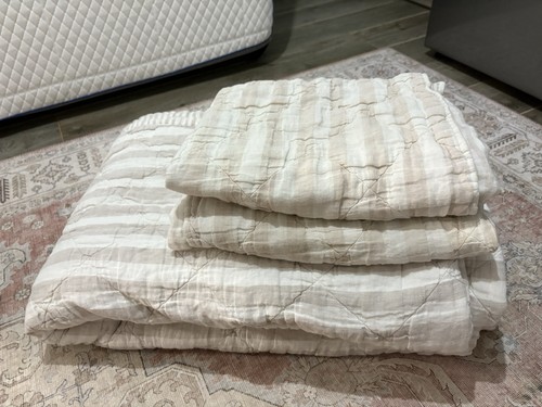 Brooklinen Washed Linen King Size Stripe Quilt With Two Standard Shams ...