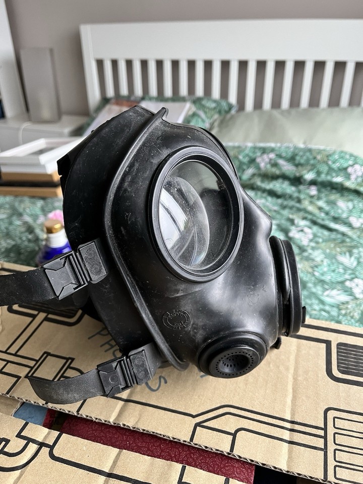 Avon S10 Gas Mask British Army, Size 2, 1990 Military Rubber SAS ...