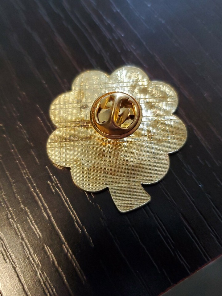 Fitzgeralds Reno, NV and Carson City roulette Casino logo pin gw | eBay