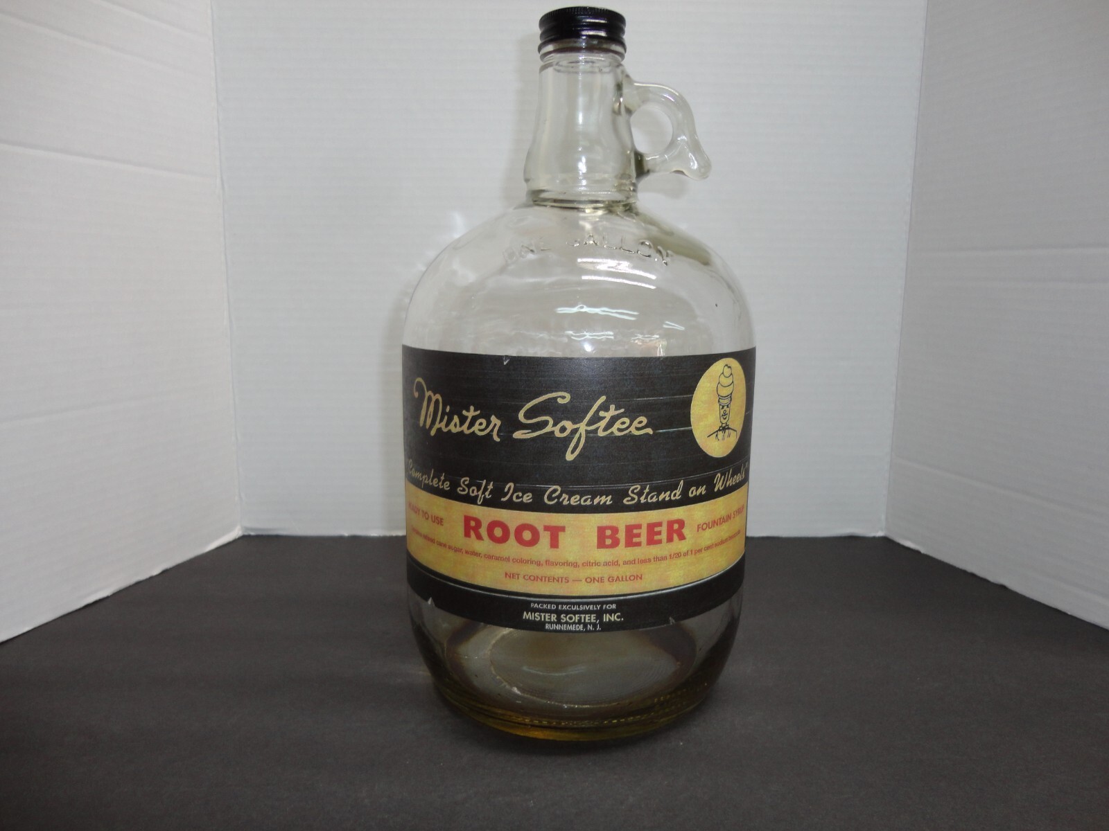 MISTER SOFTEE SODA FOUNTAIN SYRUP PAPER LABEL 1 GALLON JUG RUNNEMEDE, N ...