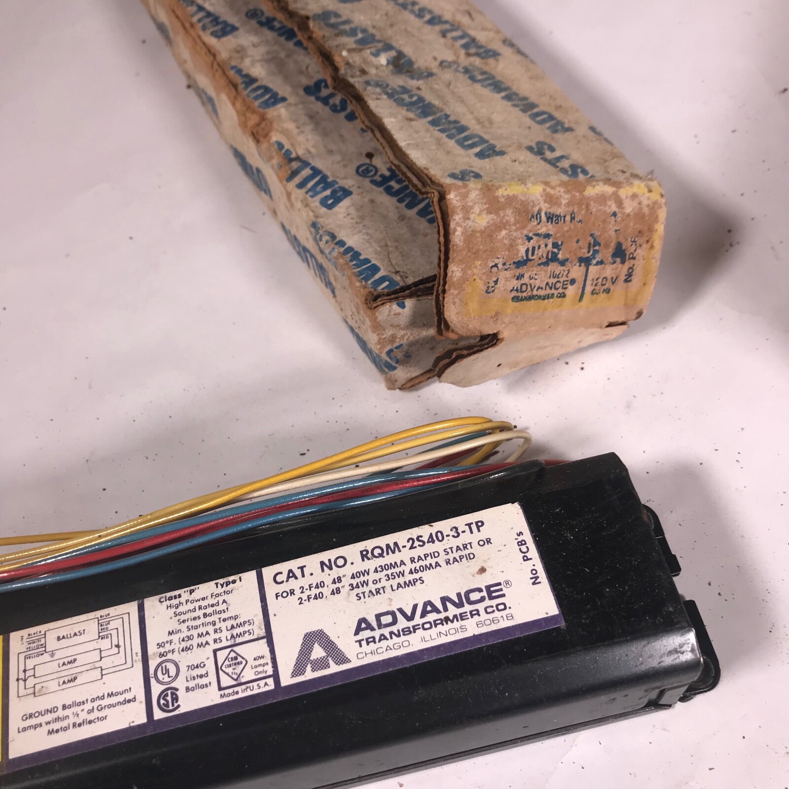 Lot Of 8 ADVANCE BALLAST 5x ROM-2S40-TP, 2x RQM-2S40-3-TP, 1 446-LR-TP ...