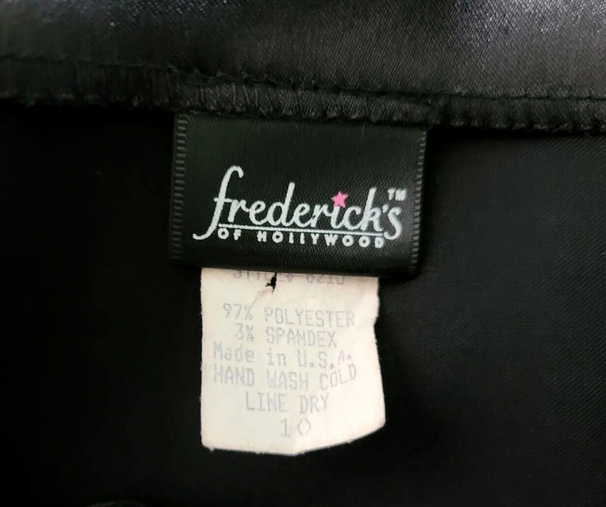 VINTAGE Frederick's of Hollywood SILKY Capri Crop Pan… - Gem