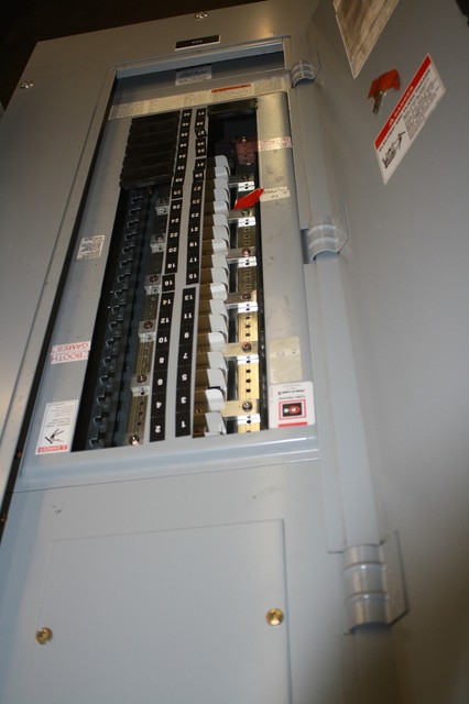 Cutler Hammer Power Line C Main Breaker Panel 100 Amp W Breakers YS2048 ...