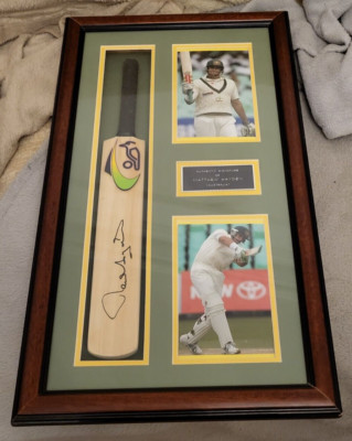 Australian Cricket Great MATHEW HAYDEN Signed Bat Frame | eBay UK